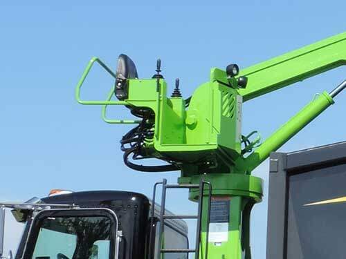 Atlas Lightning Loader® Heavy-Duty Grapple Truck | - Petersen Industries