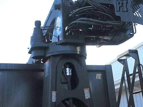 Atlas Lightning Loader® Heavy-Duty Grapple Truck | - Petersen Industries