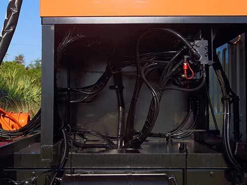 RS3 Rear Steer Lightning Loader - Petersen Industries Petersen Industries