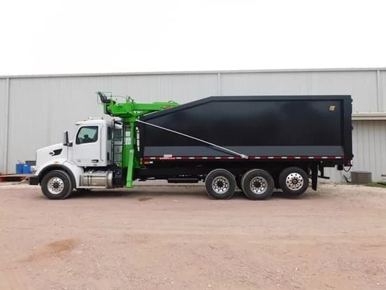 Atlas 2 Lightning Loader® Heavy-Duty Grapple Truck | - Petersen Industries