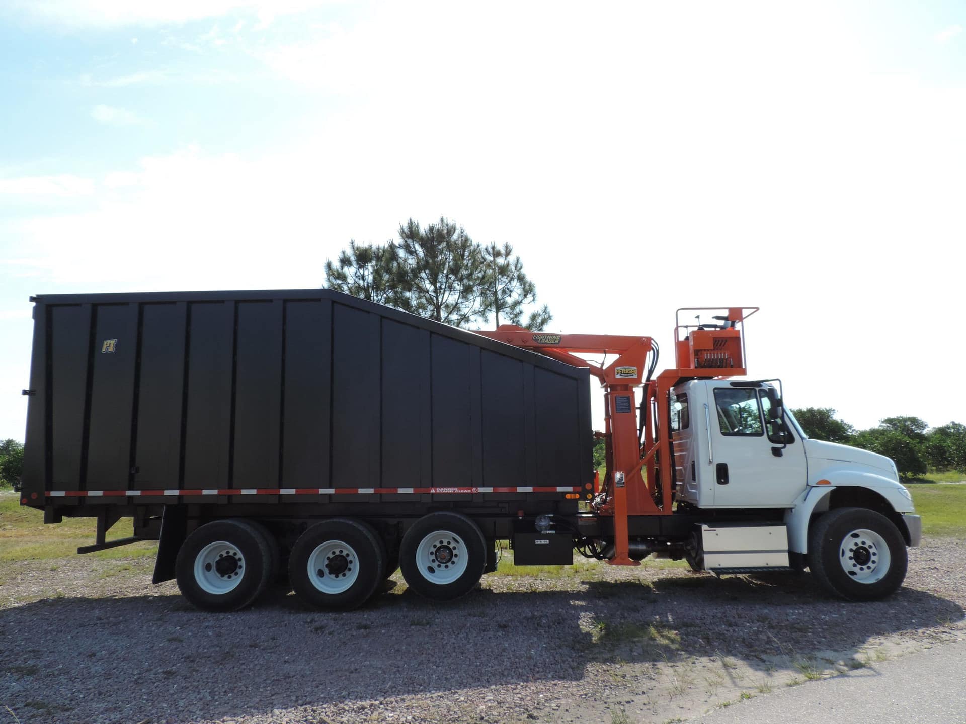 DL3 High Capacity Loader - Petersen Industries Petersen Industries & Trucks